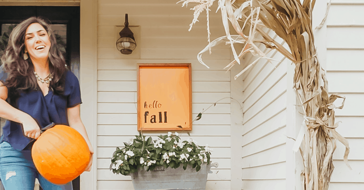 How to make an easy DIY fall sign for your front porch - The Farmhouse Life